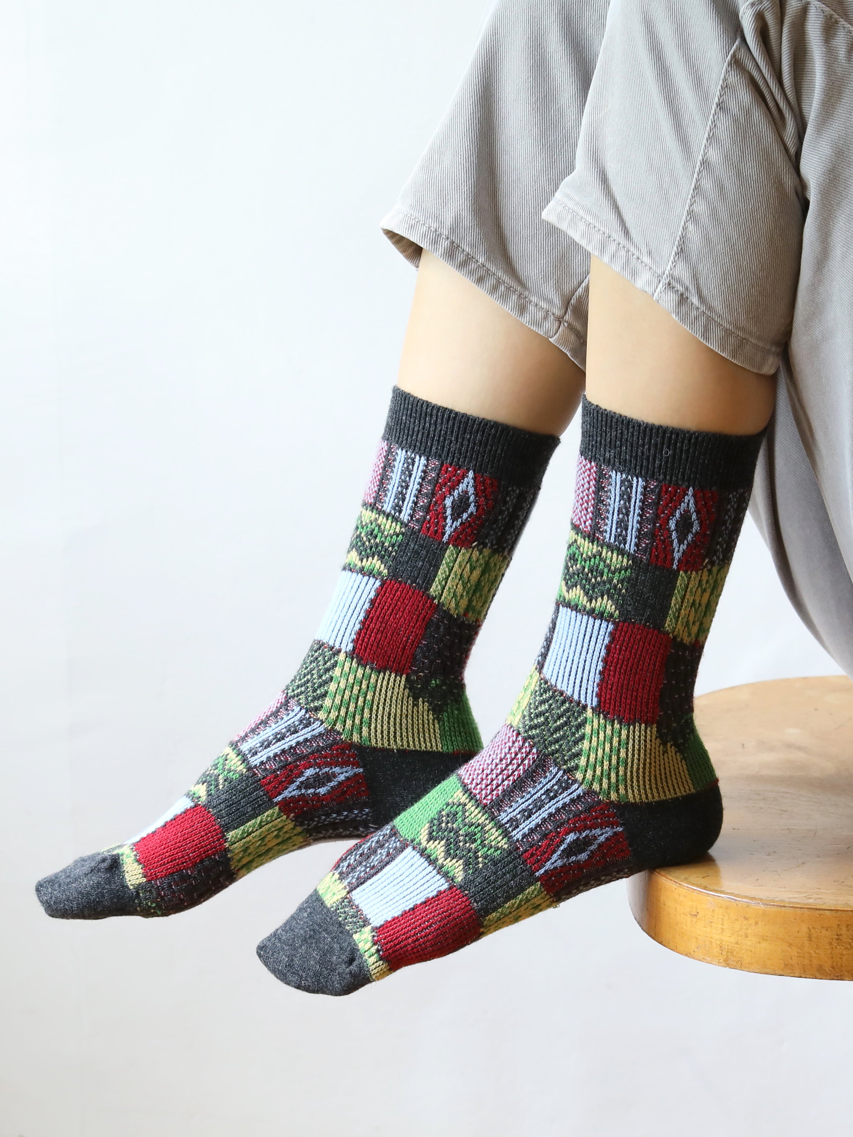 Stepping into Fall: Socks in the Season's Hottest Colours – Tabio UK